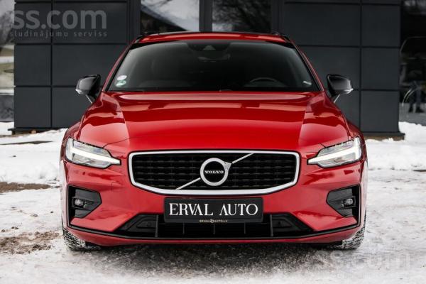 Red Volvo V60 2020 in Jelgava, with an engine capacity of 2.00 L and mileage of 245 thousand km for 18500 €, photo 2 on AUTOMOTO.COM.LV