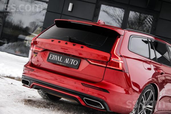 Red Volvo V60 2020 in Jelgava, with an engine capacity of 2.00 L and mileage of 245 thousand km for 18500 €, photo 7 on AUTOMOTO.COM.LV