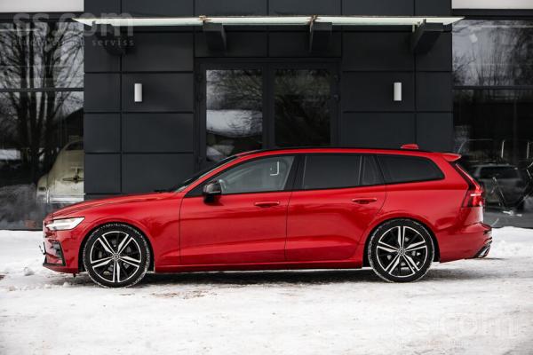 Red Volvo V60 2020 in Jelgava, with an engine capacity of 2.00 L and mileage of 245 thousand km for 18500 €, photo 9 on AUTOMOTO.COM.LV
