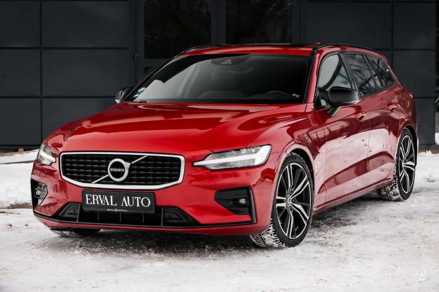 Red Volvo V60 2020 in Siauliai, with an engine capacity of 1.97 L and mileage of 245 thousand km for 18500 €, photo 3 on AUTOMOTO.COM.LV