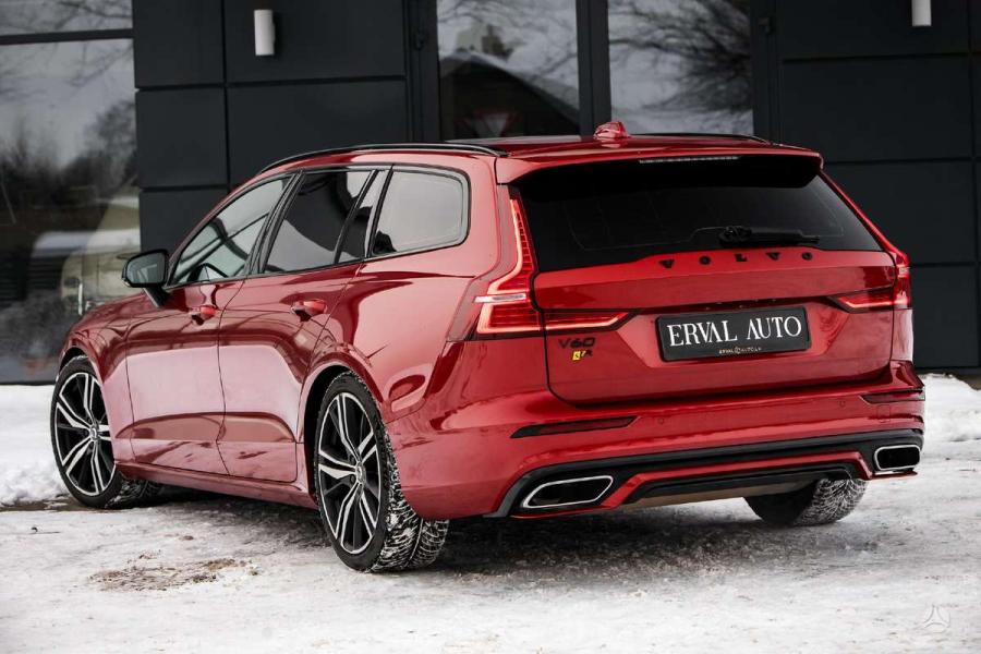 Red Volvo V60 2020 in Siauliai, with an engine capacity of 1.97 L and mileage of 245 thousand km for 18500 €, photo 6 on AUTOMOTO.COM.LV