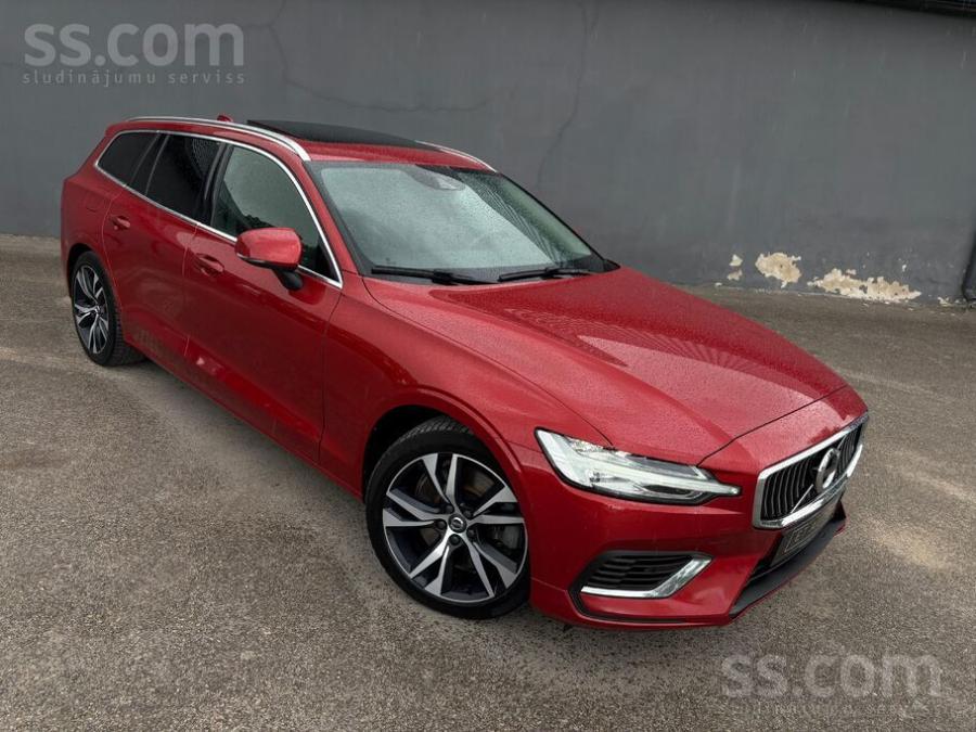 Red Volvo V60 2021 in Jelgava, with an engine capacity of 2.00 L and mileage of 210 thousand km for 19500 €, photo 3 on AUTOMOTO.COM.LV