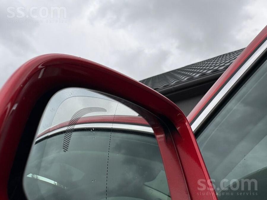 Red Volvo V60 2021 in Jelgava, with an engine capacity of 2.00 L and mileage of 210 thousand km for 19500 €, photo 6 on AUTOMOTO.COM.LV
