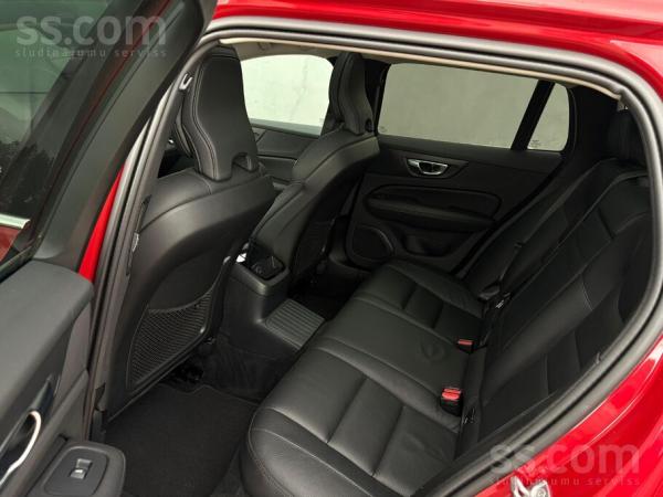 Red Volvo V60 2021 in Jelgava, with an engine capacity of 2.00 L and mileage of 210 thousand km for 19500 €, photo 7 on AUTOMOTO.COM.LV