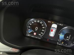 Red Volvo V60 2021 in Jelgava, with an engine capacity of 2.00 L and mileage of 210 thousand km for 19500 €, photo 13 on AUTOMOTO.COM.LV