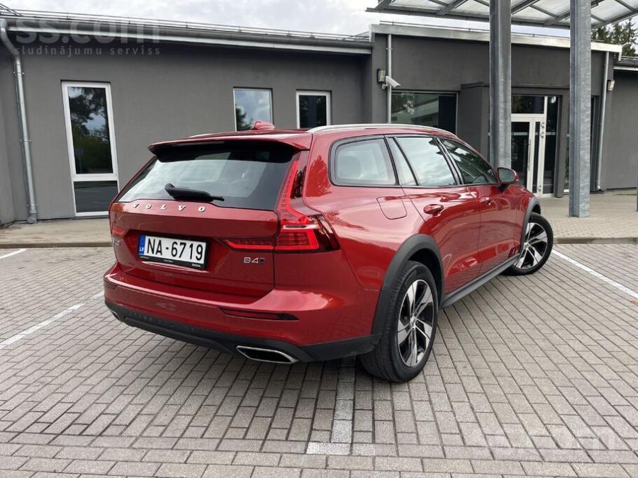 Sarkans Volvo V60 2021 Jūrmala, ar dzinēja tilpumu 2.00 L un nobraukumu 109 tūkst. km par 30490 €, foto 6 vietnē AUTOMOTO.COM.LV