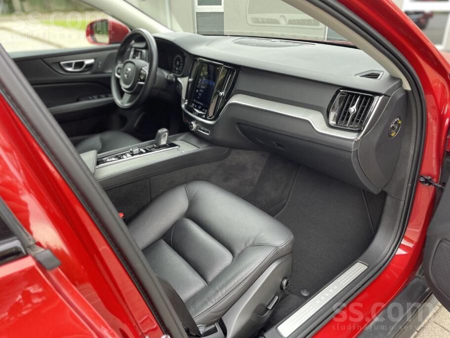 Sarkans Volvo V60 2021 Jūrmala, ar dzinēja tilpumu 2.00 L un nobraukumu 109 tūkst. km par 30490 €, foto 16 vietnē AUTOMOTO.COM.LV
