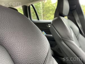 Sarkans Volvo V60 2021 Jūrmala, ar dzinēja tilpumu 2.00 L un nobraukumu 109 tūkst. km par 30490 €, foto 18 vietnē AUTOMOTO.COM.LV