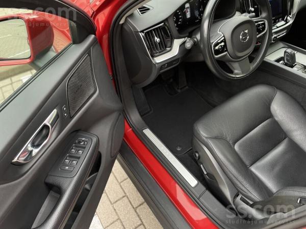 Red Volvo V60 2021 in Jurmala, with an engine capacity of 2.00 L and mileage of 109 thousand km for 30490 €, photo 10 on AUTOMOTO.COM.LV