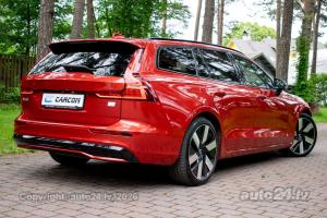 Sarkans Volvo V60 2022 Tallina, ar dzinēja tilpumu 2.00 L un nobraukumu 107 tūkst. km par 36990 €, foto 3 vietnē AUTOMOTO.COM.LV