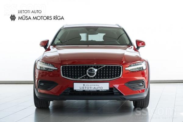 Красный Вольво B60 2022 в Рига, объемом двигателя 2.00 л и пробегом 48 тыс. км за 28900 €, фото 4 на AUTOMOTO.COM.LV