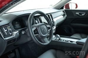 Sarkans Volvo V60 2022 Rīga, ar dzinēja tilpumu 2.00 L un nobraukumu 48 tūkst. km par 28900 €, foto 6 vietnē AUTOMOTO.COM.LV