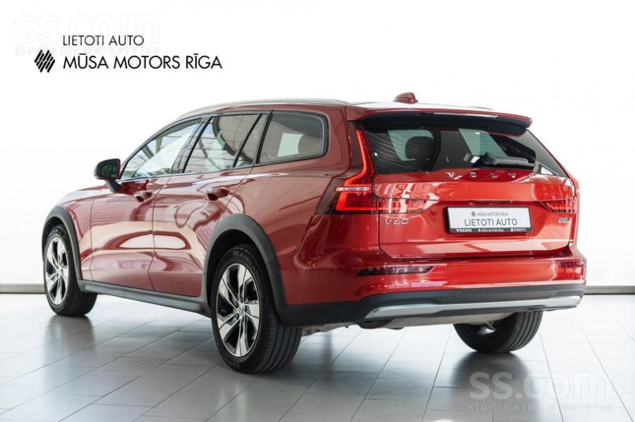 Sarkans Volvo V60 2022 Rīga, ar dzinēja tilpumu 2.00 L un nobraukumu 48 tūkst. km par 28900 €, foto 11 vietnē AUTOMOTO.COM.LV