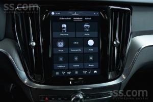 Sarkans Volvo V60 2022 Rīga, ar dzinēja tilpumu 2.00 L un nobraukumu 48 tūkst. km par 28900 €, foto 20 vietnē AUTOMOTO.COM.LV