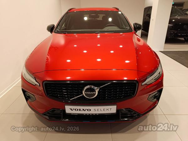Red Volvo V60 2023 in Tallinn, with an engine capacity of 2.00 L and mileage of 64 thousand km for 35990 €, photo 5 on AUTOMOTO.COM.LV