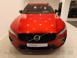 Red Volvo V60 2023 in Tallinn, with an engine capacity of 2.00 L and mileage of 64 thousand km for 35990 €, photo 5 on AUTOMOTO.COM.LV