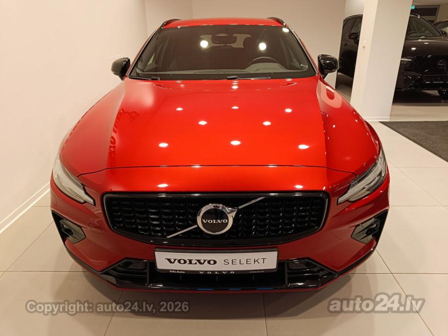 Red Volvo V60 2023 in Tallinn, with an engine capacity of 2.00 L and mileage of 64 thousand km for 35990 €, photo 5 on AUTOMOTO.COM.LV