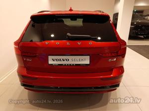 Red Volvo V60 2023 in Tallinn, with an engine capacity of 2.00 L and mileage of 64 thousand km for 35990 €, photo 6 on AUTOMOTO.COM.LV