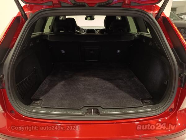 Red Volvo V60 2023 in Tallinn, with an engine capacity of 2.00 L and mileage of 64 thousand km for 35990 €, photo 7 on AUTOMOTO.COM.LV