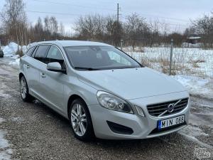 Volvo V60 2010 in Siauliai, with an engine capacity of 2.00 L and mileage of 325 thousand km for 5000 €, photo  on AUTOMOTO.COM.LV