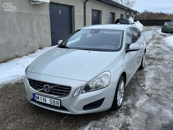Volvo V60 2010 in Siauliai, with an engine capacity of 2.00 L and mileage of 325 thousand km for 5000 €, photo 2 on AUTOMOTO.COM.LV