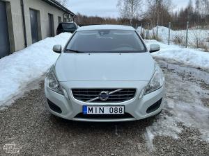 Volvo V60 2010 in Siauliai, with an engine capacity of 2.00 L and mileage of 325 thousand km for 5000 €, photo 4 on AUTOMOTO.COM.LV