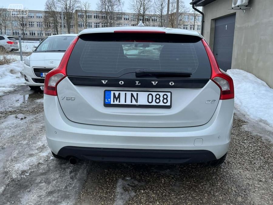 Volvo V60 2010 in Siauliai, with an engine capacity of 2.00 L and mileage of 325 thousand km for 5000 €, photo 5 on AUTOMOTO.COM.LV