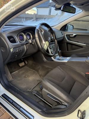 Volvo V60 2010 in Siauliai, with an engine capacity of 2.00 L and mileage of 325 thousand km for 5000 €, photo 10 on AUTOMOTO.COM.LV