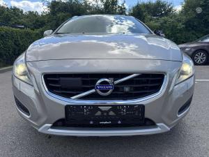 Volvo V60 2010 in Vilnius, with an engine capacity of 2.40 L and mileage of 284 thousand km for 6150 €, photo 9 on AUTOMOTO.COM.LV