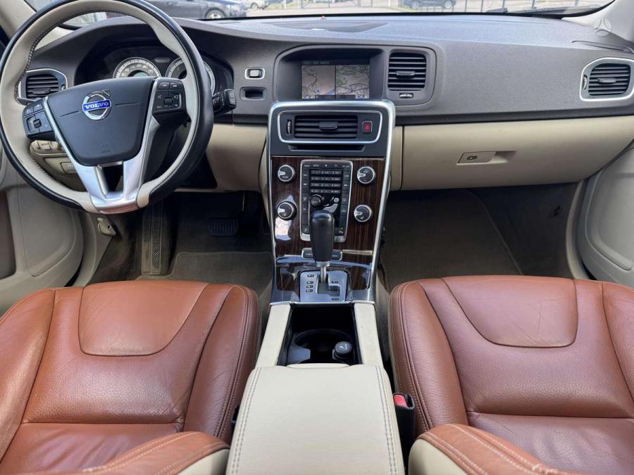 Volvo V60 2010 in Vilnius, with an engine capacity of 2.40 L and mileage of 284 thousand km for 6150 €, photo 17 on AUTOMOTO.COM.LV
