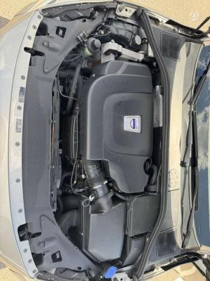Volvo V60 2010 in Vilnius, with an engine capacity of 2.40 L and mileage of 284 thousand km for 6150 €, photo 26 on AUTOMOTO.COM.LV