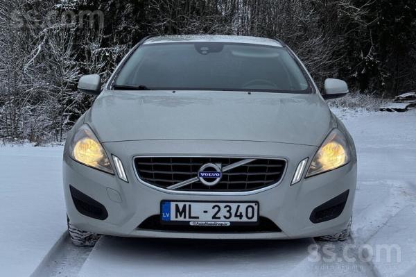 Volvo V60 2011 Madona, ar dzinēja tilpumu 2.00 L un nobraukumu 360 tūkst. km par 5750 €, foto 1 vietnē AUTOMOTO.COM.LV