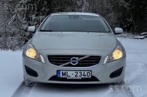 Volvo V60 2011 in Madona, with an engine capacity of 2.00 L and mileage of 360 thousand km for 5750 €, photo  on AUTOMOTO.COM.LV