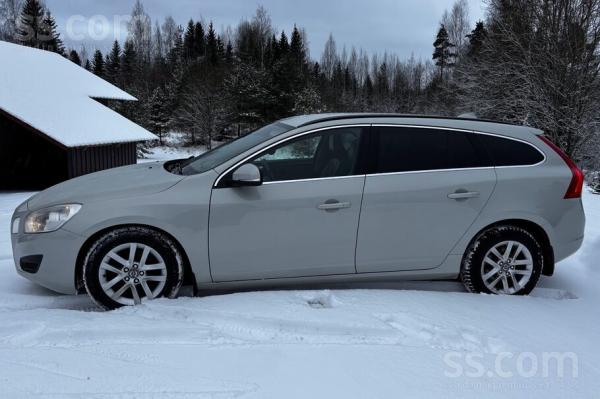 Volvo V60 2011 Madona, ar dzinēja tilpumu 2.00 L un nobraukumu 360 tūkst. km par 5750 €, foto 4 vietnē AUTOMOTO.COM.LV