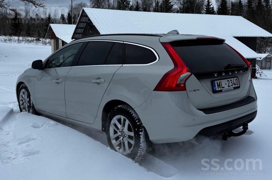 Volvo V60 2011 Madona, ar dzinēja tilpumu 2.00 L un nobraukumu 360 tūkst. km par 5750 €, foto 5 vietnē AUTOMOTO.COM.LV