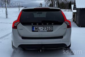 Volvo V60 2011 Madona, ar dzinēja tilpumu 2.00 L un nobraukumu 360 tūkst. km par 5750 €, foto 6 vietnē AUTOMOTO.COM.LV