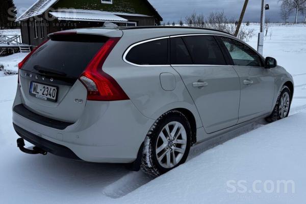 Volvo V60 2011 Madona, ar dzinēja tilpumu 2.00 L un nobraukumu 360 tūkst. km par 5750 €, foto 8 vietnē AUTOMOTO.COM.LV