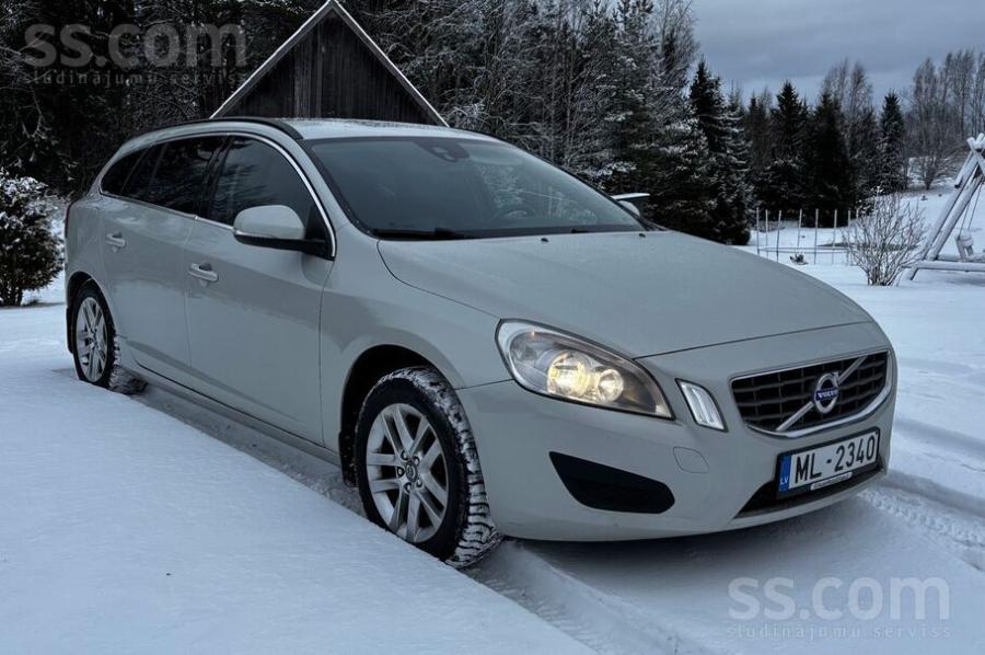 Volvo V60 2011 Madona, ar dzinēja tilpumu 2.00 L un nobraukumu 360 tūkst. km par 5750 €, foto 11 vietnē AUTOMOTO.COM.LV