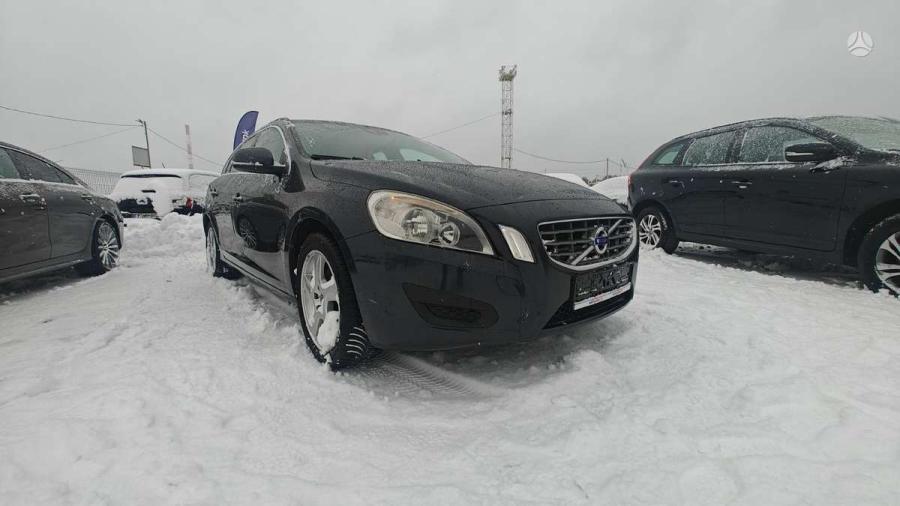 Volvo V60 2011 in Vilnius, with an engine capacity of 2.00 L and mileage of 230 thousand km for 5700 €, photo 1 on AUTOMOTO.COM.LV
