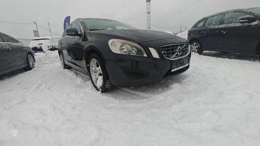 Volvo V60 2011 in Vilnius, with an engine capacity of 2.00 L and mileage of 230 thousand km for 5700 €, photo 2 on AUTOMOTO.COM.LV