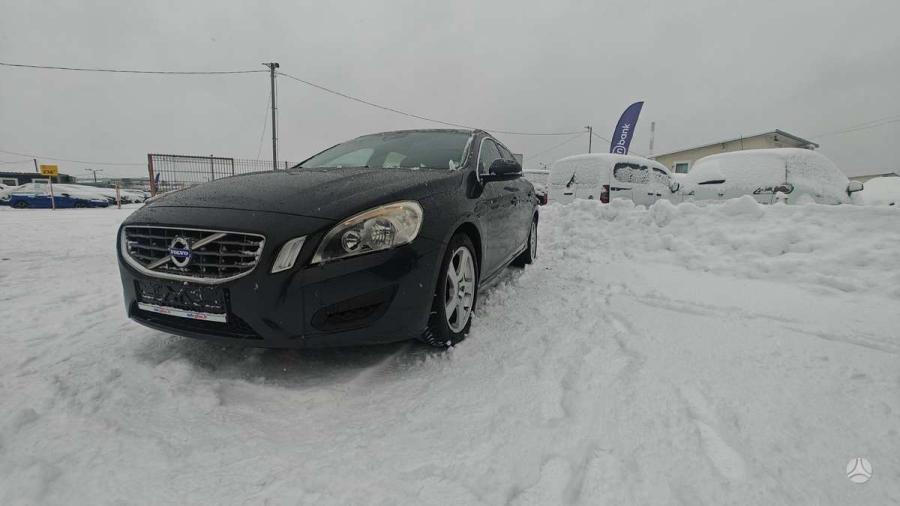 Volvo V60 2011 in Vilnius, with an engine capacity of 2.00 L and mileage of 230 thousand km for 5700 €, photo 4 on AUTOMOTO.COM.LV