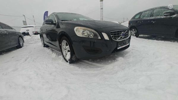 Volvo V60 2011 in Vilnius, with an engine capacity of 1.98 L and mileage of 235 thousand km for 5680 €, photo 4 on AUTOMOTO.COM.LV