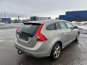 Volvo V60 2011 Marijampole, ar dzinēja tilpumu 1.56 L un nobraukumu 196 tūkst. km par 4750 €, foto 5 vietnē AUTOMOTO.COM.LV