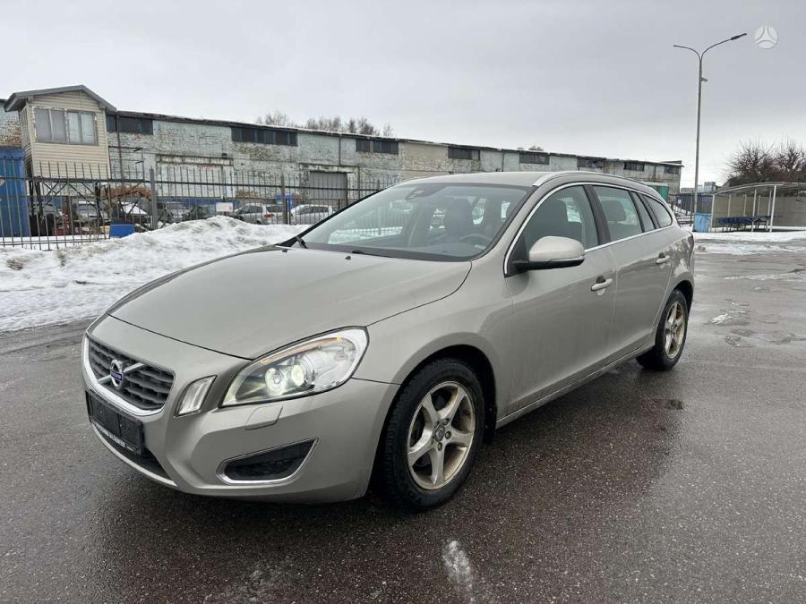 Volvo V60 2011 Marijampole, ar dzinēja tilpumu 1.56 L un nobraukumu 196 tūkst. km par 4750 €, foto 7 vietnē AUTOMOTO.COM.LV