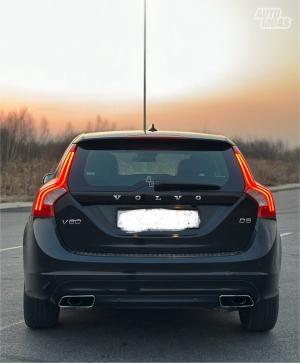 Volvo V60 2011 in Vilnius, with an engine capacity of 2.40 L and mileage of 362 thousand km for 5000 €, photo 4 on AUTOMOTO.COM.LV