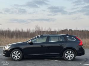 Volvo V60 2011 in Vilnius, with an engine capacity of 2.40 L and mileage of 362 thousand km for 5000 €, photo 6 on AUTOMOTO.COM.LV