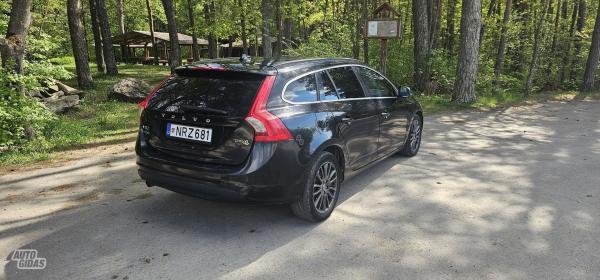 Volvo V60 2011 Pakruojis, ar dzinēja tilpumu 1.60 L un nobraukumu 335 tūkst. km par 4000 €, foto 3 vietnē AUTOMOTO.COM.LV