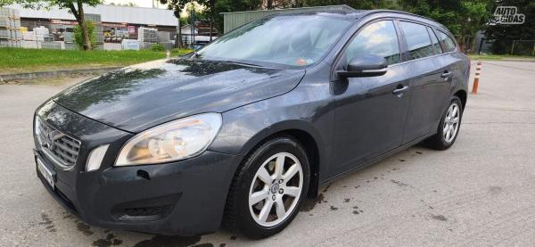 Volvo V60 2011 Viļņa, ar dzinēja tilpumu 2.00 L un nobraukumu 589 tūkst. km par 2600 €, foto 3 vietnē AUTOMOTO.COM.LV