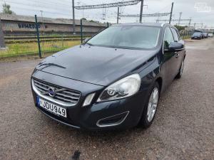 Volvo V60 2011 Šauļi, ar dzinēja tilpumu 1.60 L un nobraukumu 287 tūkst. km par 4900 €, foto  vietnē AUTOMOTO.COM.LV