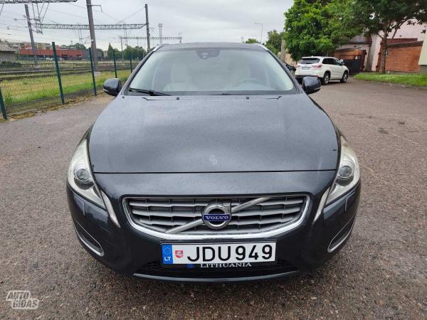 Volvo V60 2011 in Siauliai, with an engine capacity of 1.60 L and mileage of 287 thousand km for 4900 €, photo 2 on AUTOMOTO.COM.LV